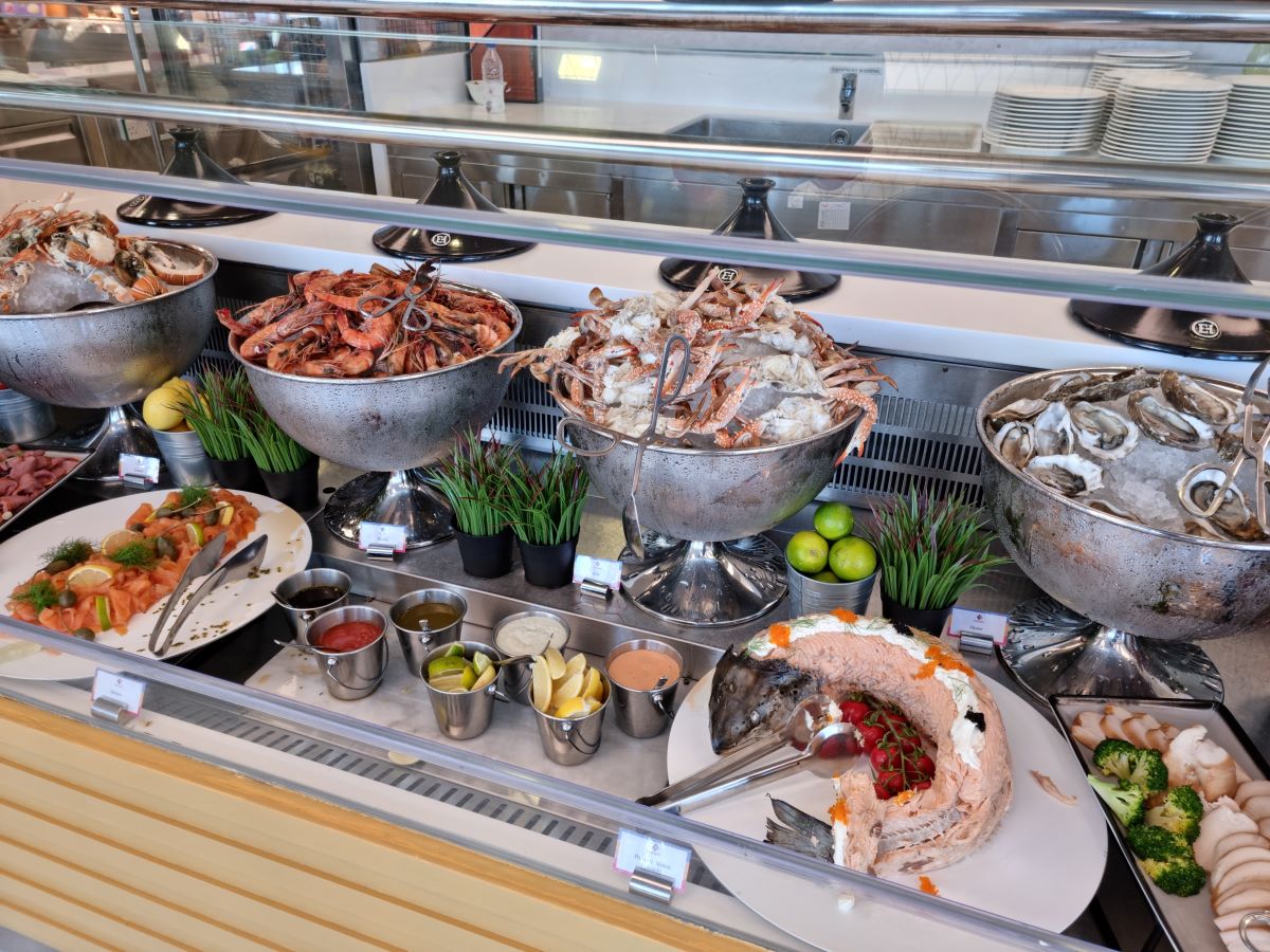 Eat Play Laugh Brunch at the Marriott Downtown - Experience Abu Dhabi